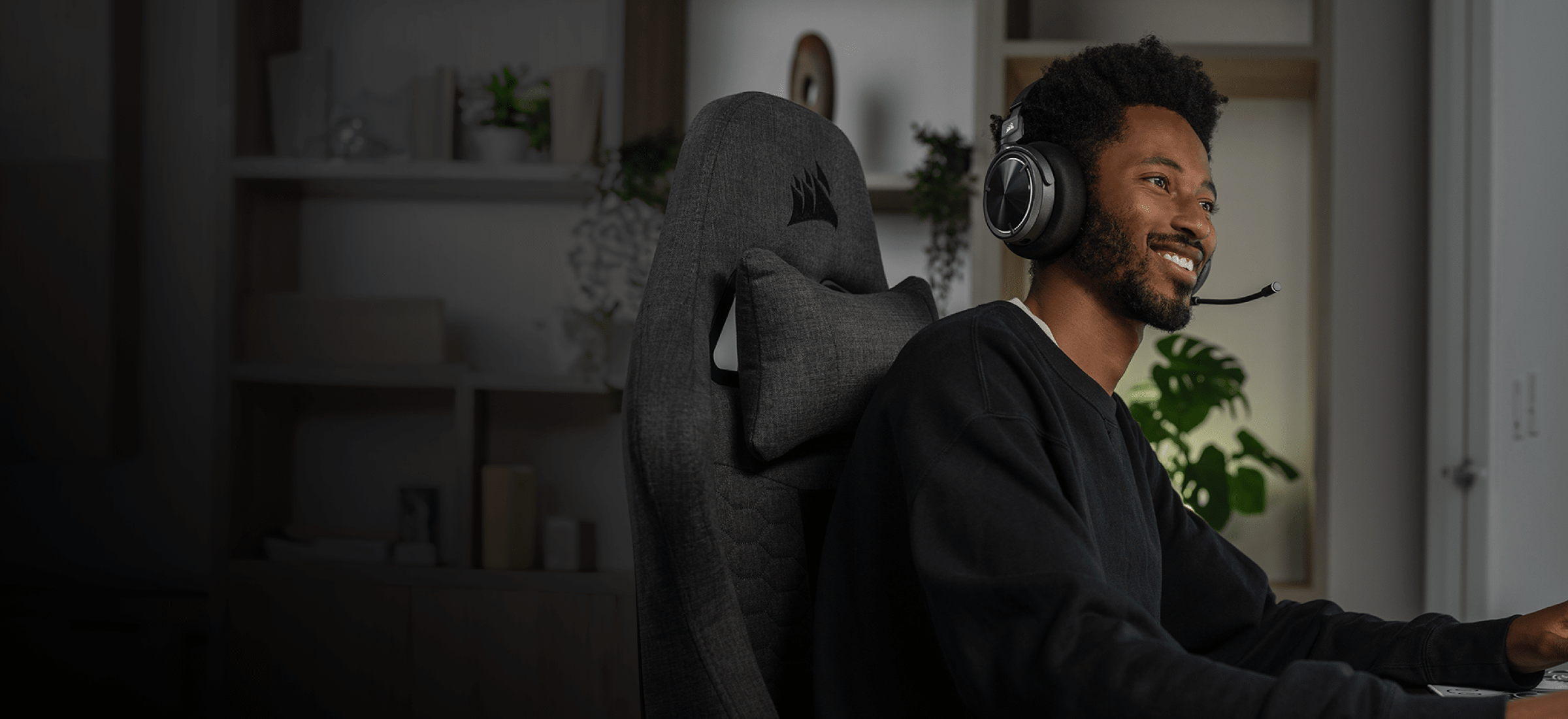 VIRTUOSO MAX ワイヤレス ゲーミングヘッドセット、シルバー VIRTUOSO MAX ワイヤレス ゲーミングヘッドセット、シルバー